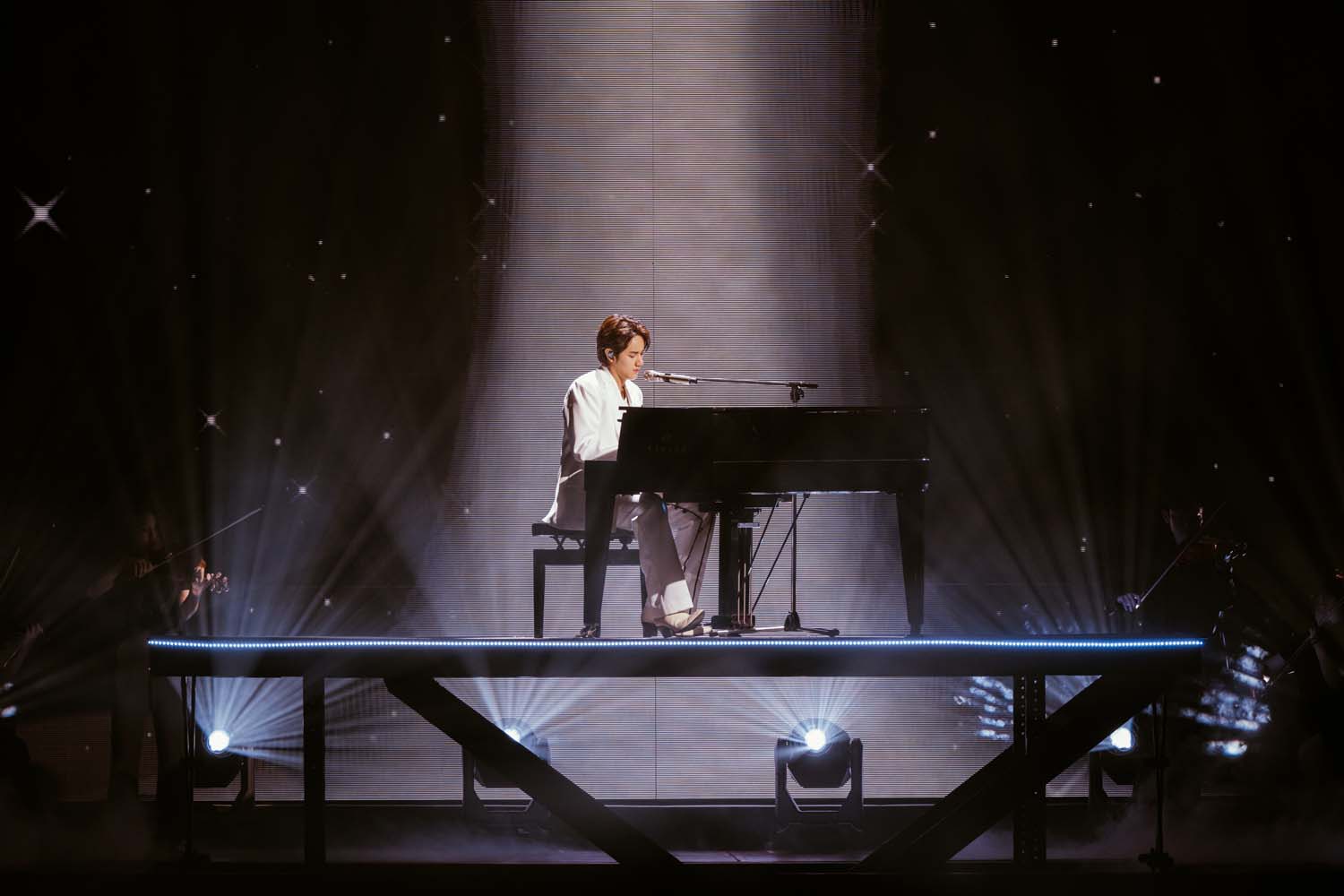 Nanon Born to เบียว Concert – Life In Cartoon Motion