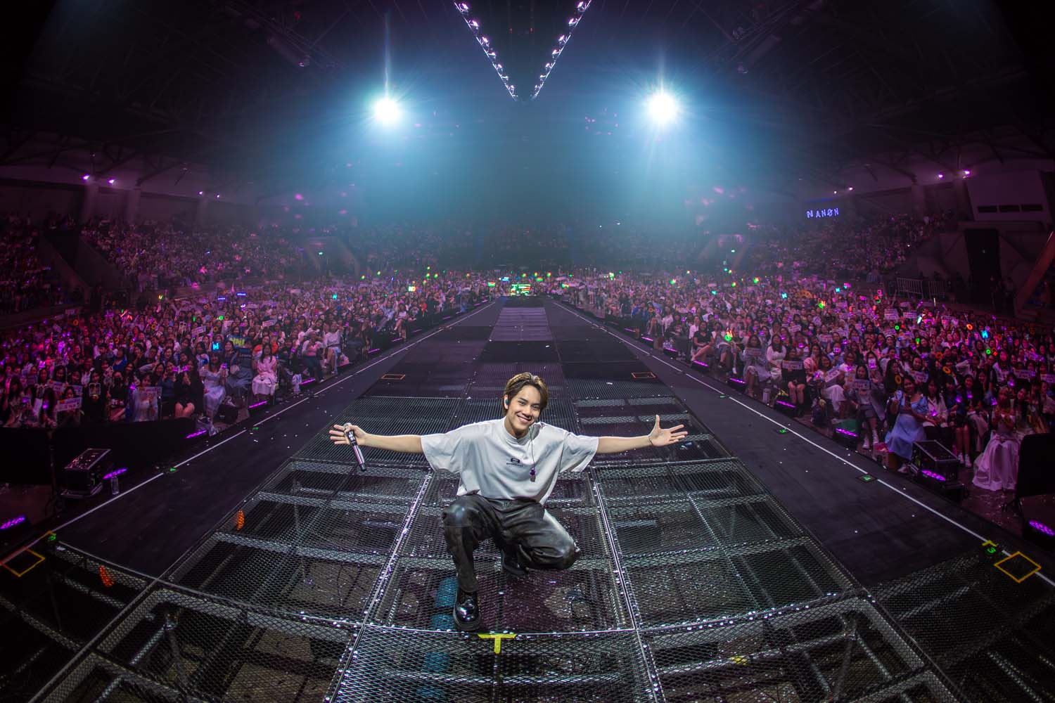 Nanon Born to เบียว Concert – Life In Cartoon Motion